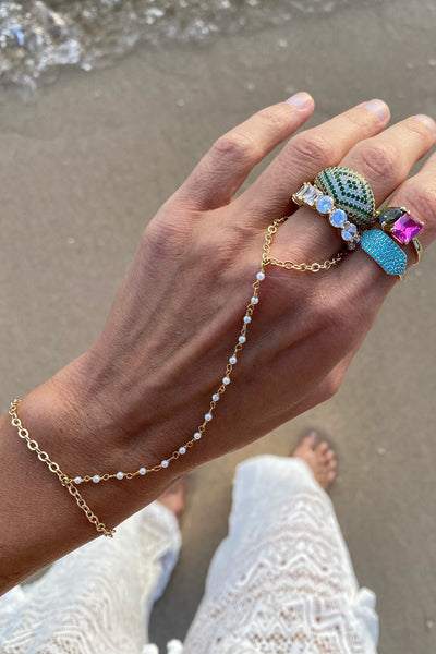 TINY PEARL HANDCHAIN – Native Gem